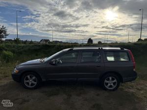 Volvo XC70 2007 in Vilnius, with an engine capacity of 2.40 L and mileage of 0 thousand km for 2750 €, photo 8 on AUTOMOTO.COM.LV