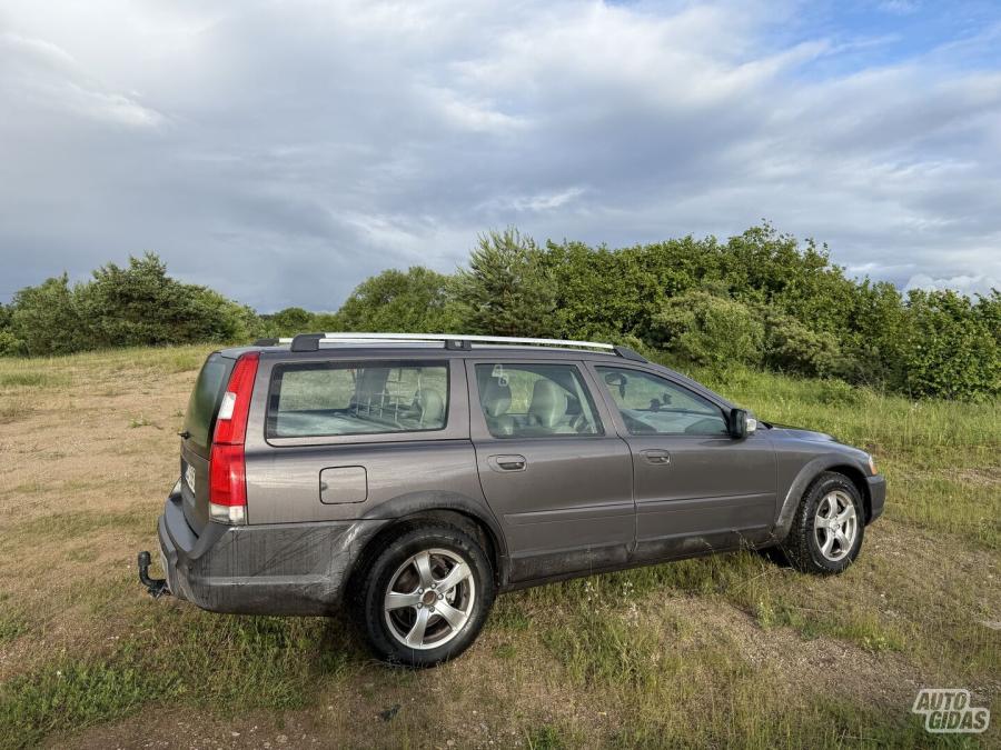 Volvo XC70 2007 in Vilnius, with an engine capacity of 2.40 L and mileage of 0 thousand km for 2750 €, photo 11 on AUTOMOTO.COM.LV