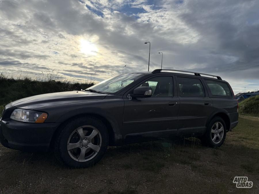 Volvo XC70 2007 in Vilnius, with an engine capacity of 2.40 L and mileage of 0 thousand km for 2750 €, photo 12 on AUTOMOTO.COM.LV