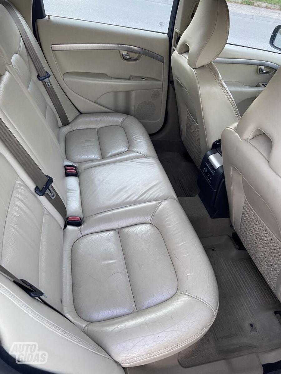 Volvo XC70 2007 in Trakai, with an engine capacity of 2.40 L and mileage of 440 thousand km for 4250 €, photo 12 on AUTOMOTO.COM.LV