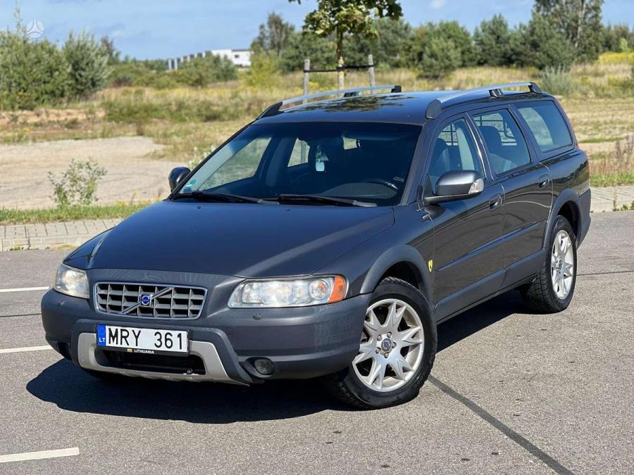 Volvo XC70 2007 in Vilnius, with an engine capacity of 2.40 L and mileage of 330 thousand km for 3800 €, photo 4 on AUTOMOTO.COM.LV