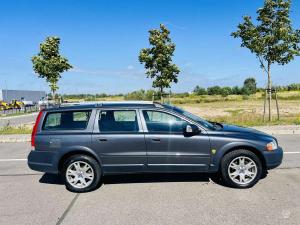 Volvo XC70 2007 in Vilnius, with an engine capacity of 2.40 L and mileage of 330 thousand km for 3800 €, photo 6 on AUTOMOTO.COM.LV