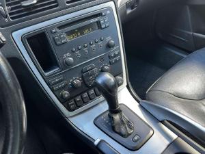 Volvo XC70 2007 in Vilnius, with an engine capacity of 2.40 L and mileage of 330 thousand km for 3800 €, photo 26 on AUTOMOTO.COM.LV