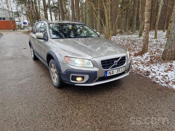 Volvo XC70 2008 in Riga, with an engine capacity of 2.40 L and mileage of 420 thousand km for 3850 €, photo 1 on AUTOMOTO.COM.LV