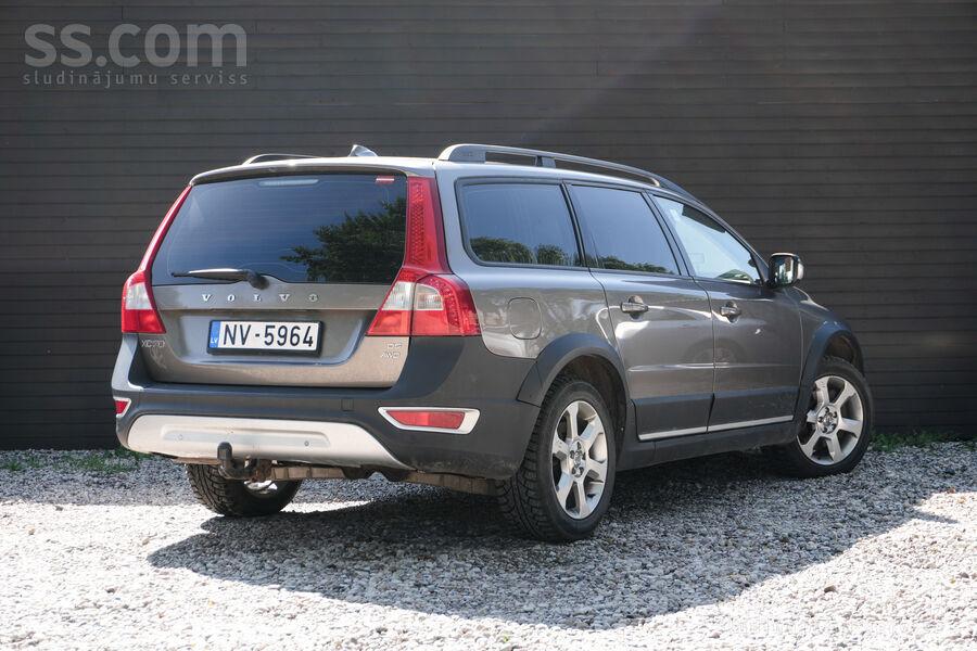 Volvo XC70 2008 in Riga, with an engine capacity of 2.40 L and mileage of 0 thousand km for 7190 €, photo 3 on AUTOMOTO.COM.LV