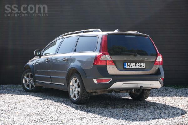 Volvo XC70 2008 in Riga, with an engine capacity of 2.40 L and mileage of 0 thousand km for 7190 €, photo 4 on AUTOMOTO.COM.LV