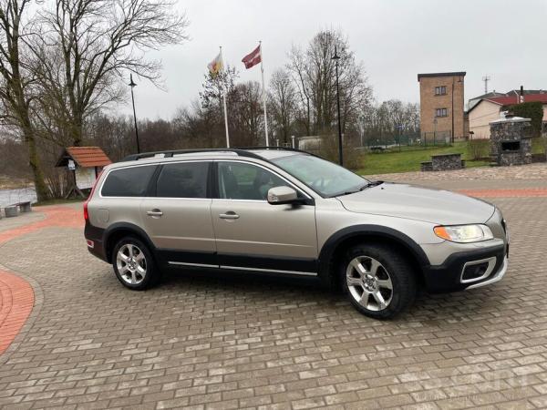 Volvo XC70 2008 in Bauska, with an engine capacity of 2.40 L and mileage of 306 thousand km for 3950 €, photo 4 on AUTOMOTO.COM.LV