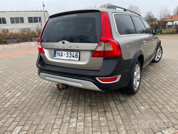 Volvo XC70 2008 in Bauska, with an engine capacity of 2.40 L and mileage of 306 thousand km for 3950 €, photo 5 on AUTOMOTO.COM.LV