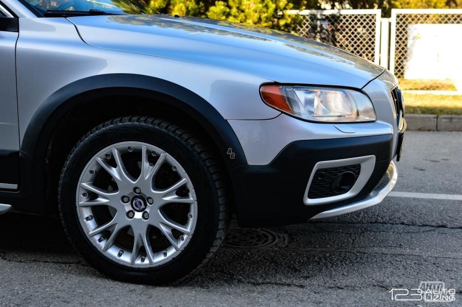 Volvo XC70 2008 in Kretinga, with an engine capacity of 2.40 L and mileage of 382 thousand km for 4999 €, photo 5 on AUTOMOTO.COM.LV