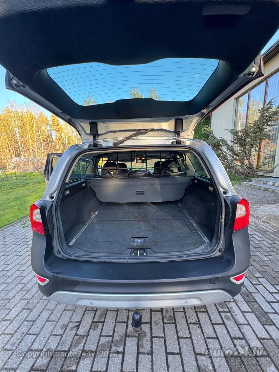 Volvo XC70 2008 Tallina, ar dzinēja tilpumu 2.40 L un nobraukumu 354 tūkst. km par 4499 €, foto 13 vietnē AUTOMOTO.COM.LV