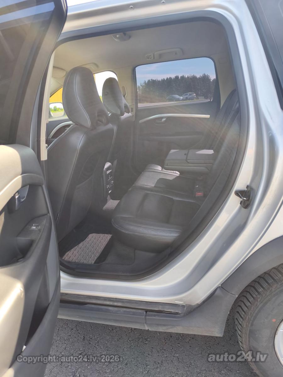 Volvo XC70 2008 in Narva, with an engine capacity of 2.40 L and mileage of 289 thousand km for 6300 €, photo 12 on AUTOMOTO.COM.LV