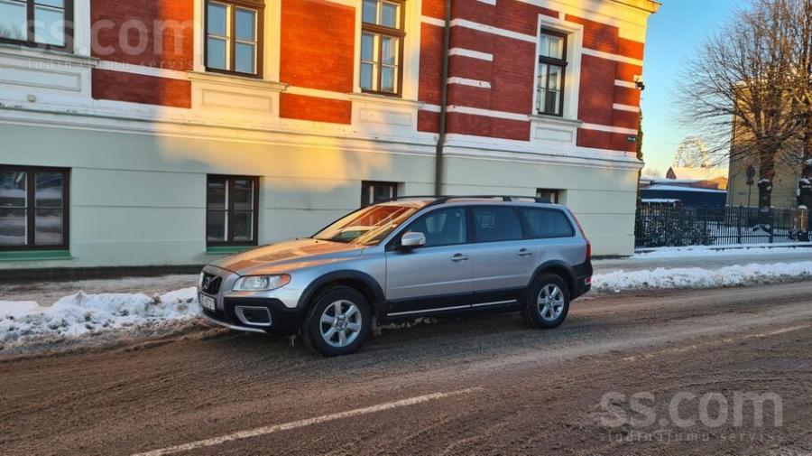 Volvo XC70 2008 Liepāja, ar dzinēja tilpumu 2.40 L un nobraukumu 398 tūkst. km par 3800 €, foto 5 vietnē AUTOMOTO.COM.LV