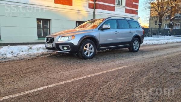 Volvo XC70 2008 in Liepaja, with an engine capacity of 2.40 L and mileage of 398 thousand km for 3800 €, photo 6 on AUTOMOTO.COM.LV