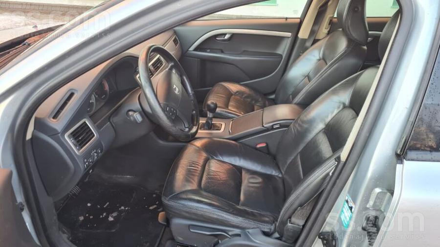 Volvo XC70 2008 Liepāja, ar dzinēja tilpumu 2.40 L un nobraukumu 398 tūkst. km par 3800 €, foto 9 vietnē AUTOMOTO.COM.LV