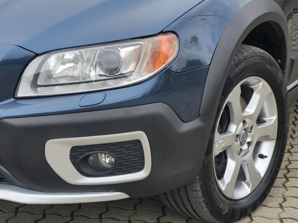 Volvo XC70 2008 in Riga, with an engine capacity of 2.40 L and mileage of 339 thousand km for 6990 €, photo 4 on AUTOMOTO.COM.LV