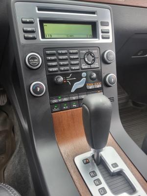 Volvo XC70 2008 Rīga, ar dzinēja tilpumu 2.40 L un nobraukumu 339 tūkst. km par 6990 €, foto 23 vietnē AUTOMOTO.COM.LV