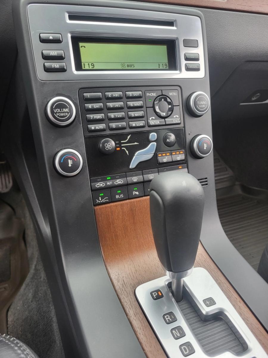 Volvo XC70 2008 Rīga, ar dzinēja tilpumu 2.40 L un nobraukumu 339 tūkst. km par 6990 €, foto 23 vietnē AUTOMOTO.COM.LV