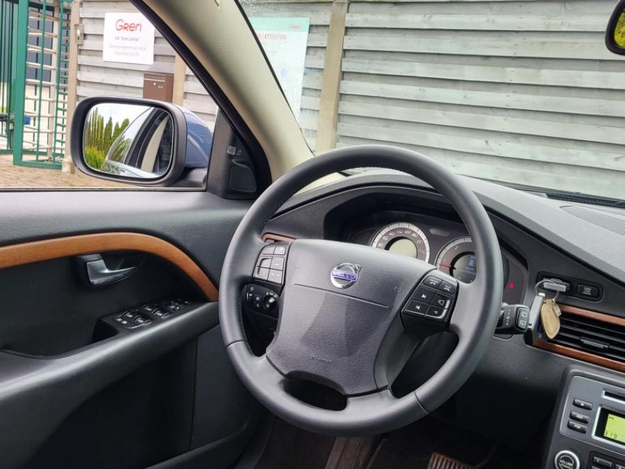 Volvo XC70 2008 Rīga, ar dzinēja tilpumu 2.40 L un nobraukumu 339 tūkst. km par 6990 €, foto 25 vietnē AUTOMOTO.COM.LV