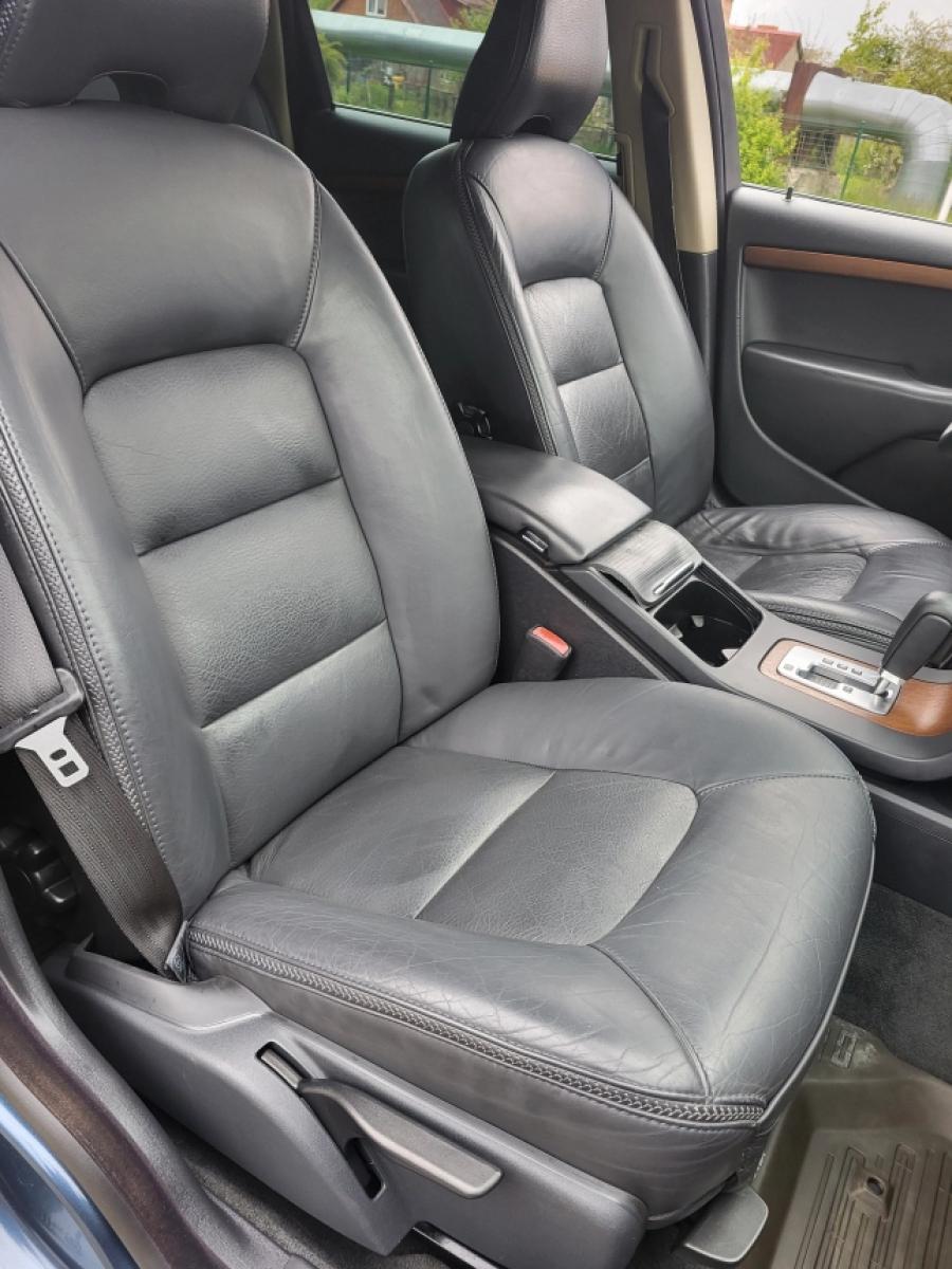 Volvo XC70 2008 Rīga, ar dzinēja tilpumu 2.40 L un nobraukumu 339 tūkst. km par 6990 €, foto 32 vietnē AUTOMOTO.COM.LV