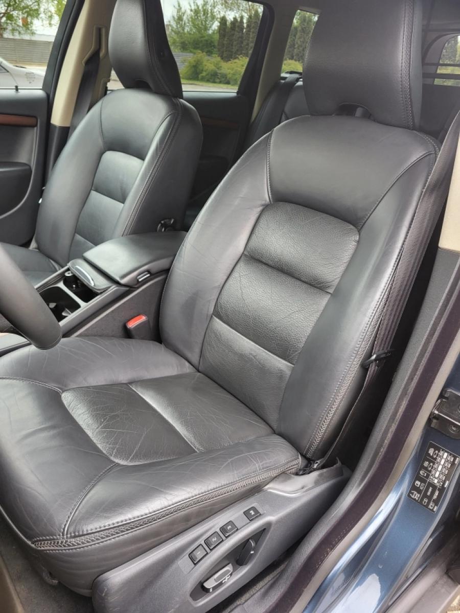 Volvo XC70 2008 Rīga, ar dzinēja tilpumu 2.40 L un nobraukumu 339 tūkst. km par 6990 €, foto 33 vietnē AUTOMOTO.COM.LV