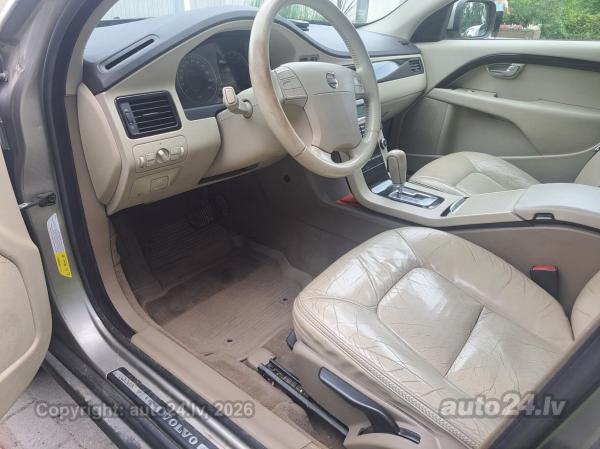 Volvo XC70 2008 in Tallinn, with an engine capacity of 2.40 L and mileage of 376 thousand km for 6500 €, photo 9 on AUTOMOTO.COM.LV