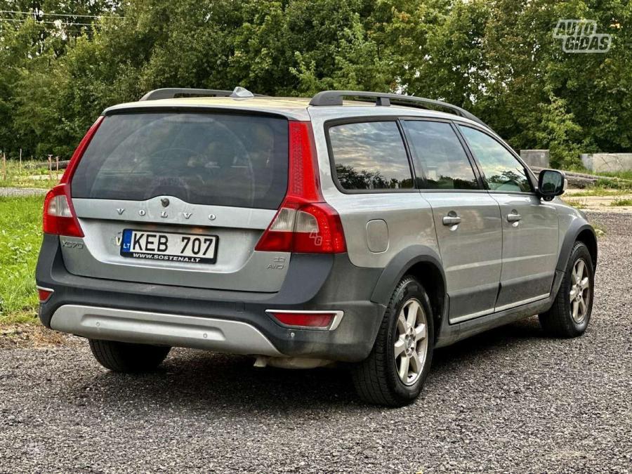 Volvo XC70 2008 in Vilnius, with an engine capacity of 3.20 L and mileage of 340 thousand km for 3350 €, photo 6 on AUTOMOTO.COM.LV