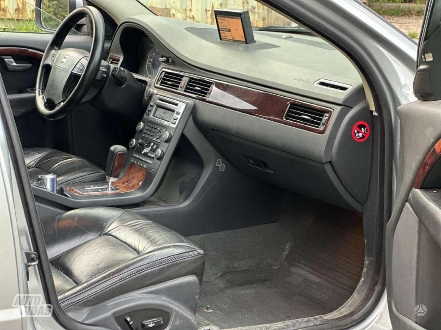 Volvo XC70 2008 in Vilnius, with an engine capacity of 3.20 L and mileage of 340 thousand km for 3350 €, photo 11 on AUTOMOTO.COM.LV
