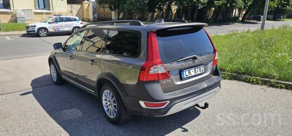 Volvo XC70 2008 in Riga, with an engine capacity of 2.40 L and mileage of 334 thousand km for 4900 €, photo 4 on AUTOMOTO.COM.LV