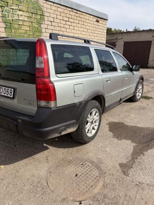 Volvo XC70 2008 in Sirvintos, with an engine capacity of 2.50 L and mileage of 216 thousand km for 550 €, photo 4 on AUTOMOTO.COM.LV