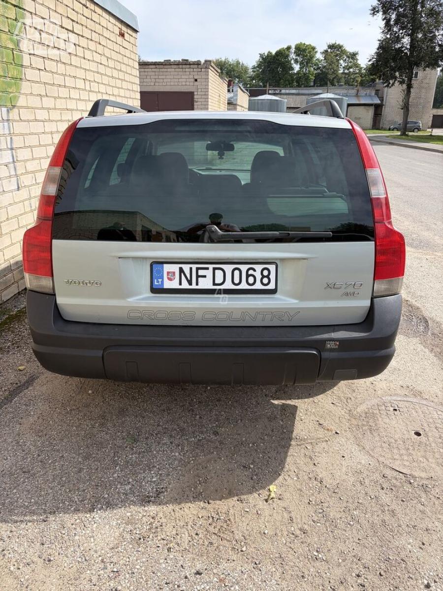 Volvo XC70 2008 in Sirvintos, with an engine capacity of 2.50 L and mileage of 216 thousand km for 550 €, photo 5 on AUTOMOTO.COM.LV
