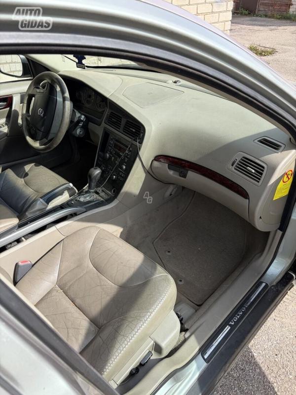 Volvo XC70 2008 in Sirvintos, with an engine capacity of 2.50 L and mileage of 216 thousand km for 550 €, photo 7 on AUTOMOTO.COM.LV