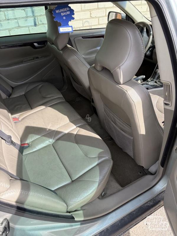 Volvo XC70 2008 in Sirvintos, with an engine capacity of 2.50 L and mileage of 216 thousand km for 550 €, photo 8 on AUTOMOTO.COM.LV