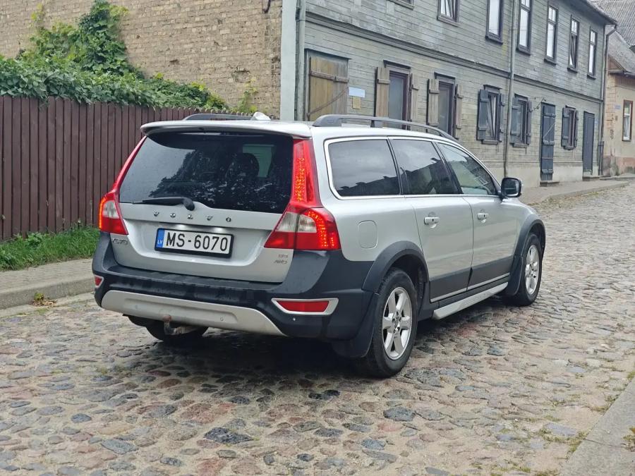 Volvo XC70 2008 in Tukums, with an engine capacity of 0.00 L and mileage of 348 thousand km for 3900 €, photo 4 on AUTOMOTO.COM.LV