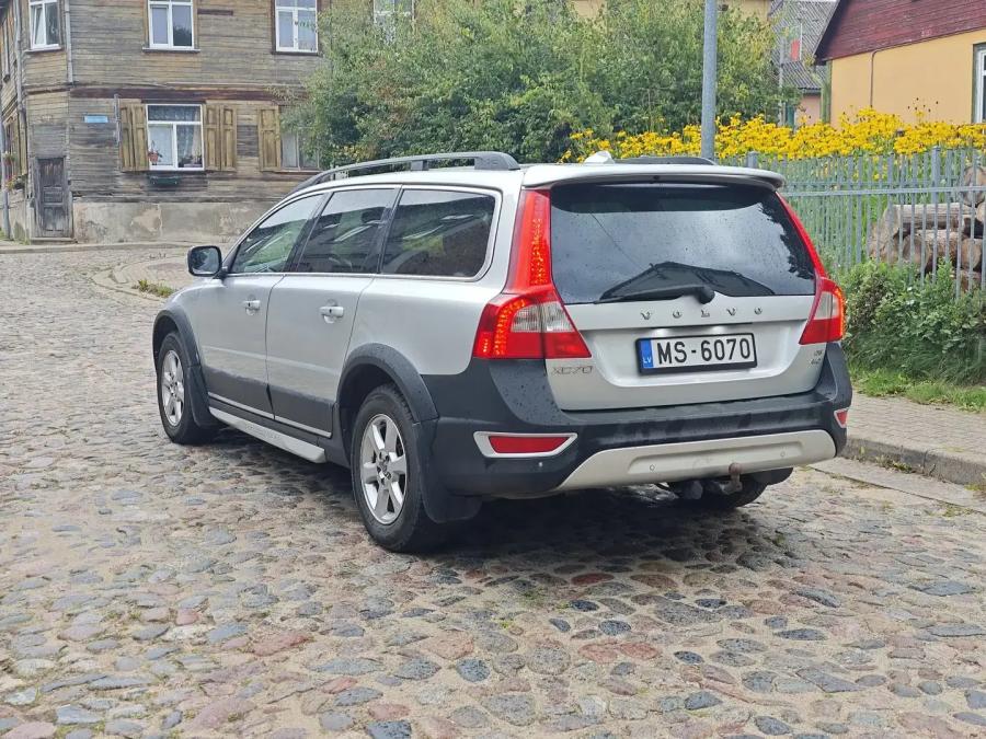 Volvo XC70 2008 in Tukums, with an engine capacity of 0.00 L and mileage of 348 thousand km for 3900 €, photo 5 on AUTOMOTO.COM.LV