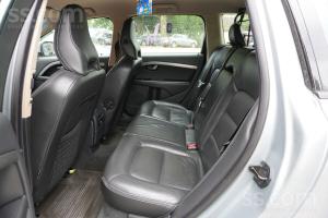 Volvo XC70 2009 Rīga, ar dzinēja tilpumu 2.40 L un nobraukumu 300 tūkst. km par 7400 €, foto 9 vietnē AUTOMOTO.COM.LV