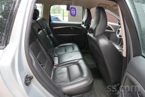 Volvo XC70 2009 Rīga, ar dzinēja tilpumu 2.40 L un nobraukumu 300 tūkst. km par 7400 €, foto 10 vietnē AUTOMOTO.COM.LV