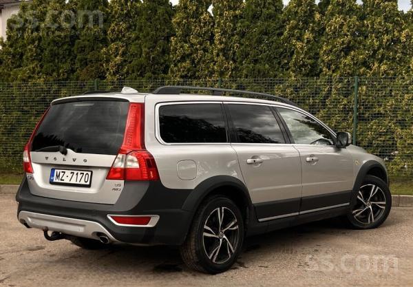 Volvo XC70 2009 in Jelgava, with an engine capacity of 2.40 L and mileage of 319 thousand km for 5590 €, photo 4 on AUTOMOTO.COM.LV