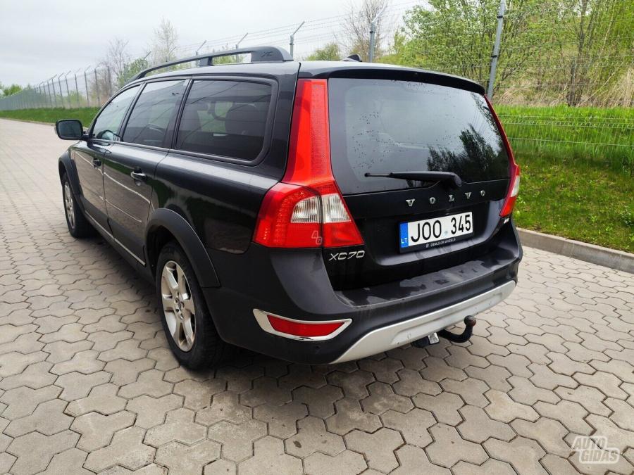 Volvo XC70 2009 in Vilnius, with an engine capacity of 2.40 L and mileage of 396 thousand km for 4399 €, photo 7 on AUTOMOTO.COM.LV