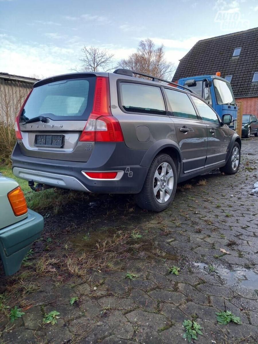 Volvo XC70 2009 in Vilnius, with an engine capacity of 2.40 L and mileage of 279 thousand km for 4800 €, photo 4 on AUTOMOTO.COM.LV