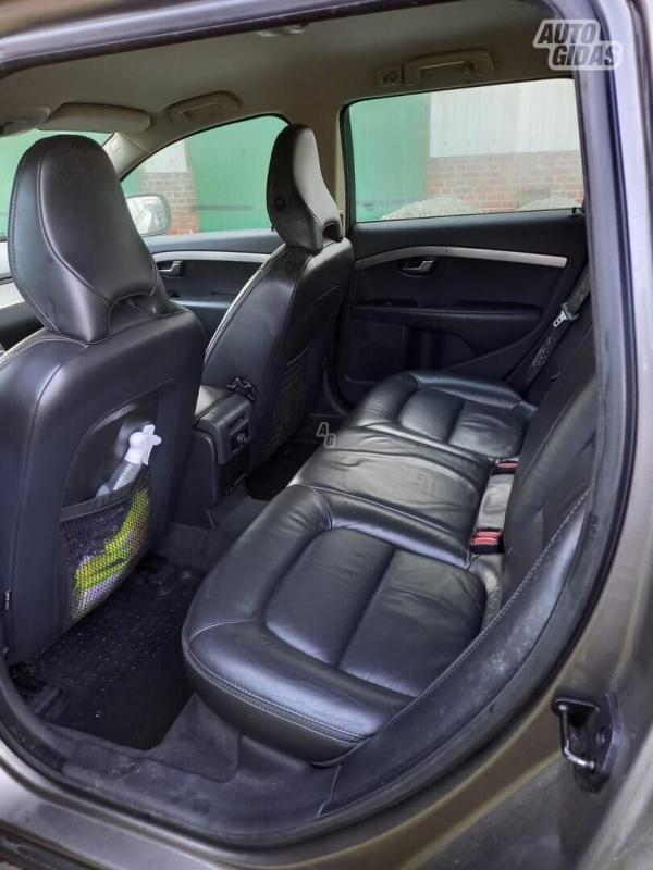 Volvo XC70 2009 in Vilnius, with an engine capacity of 2.40 L and mileage of 279 thousand km for 4800 €, photo 5 on AUTOMOTO.COM.LV