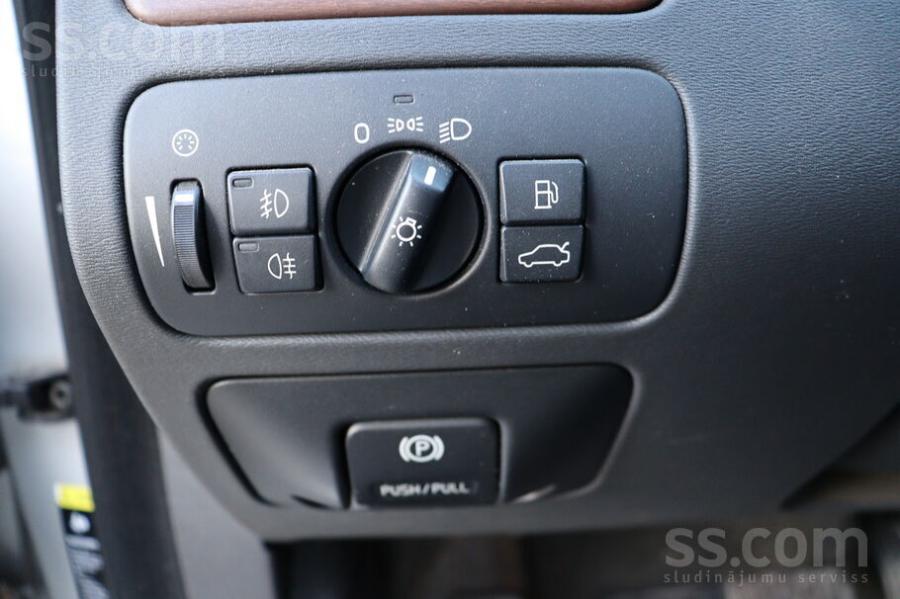 Volvo XC70 2009 Rīga, ar dzinēja tilpumu 2.40 L un nobraukumu 353 tūkst. km par 5490 €, foto 19 vietnē AUTOMOTO.COM.LV