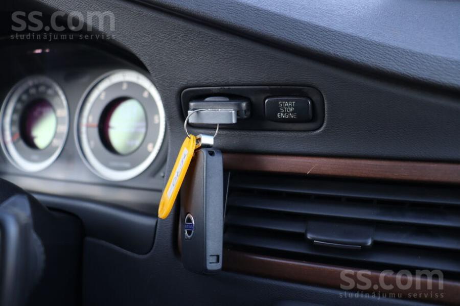 Volvo XC70 2009 Rīga, ar dzinēja tilpumu 2.40 L un nobraukumu 353 tūkst. km par 5490 €, foto 27 vietnē AUTOMOTO.COM.LV