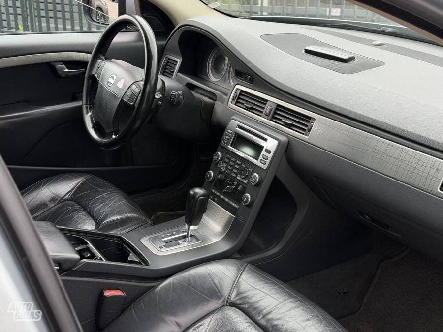 Volvo XC70 2009 Viļņa, ar dzinēja tilpumu 2.40 L un nobraukumu 395 tūkst. km par 3800 €, foto 11 vietnē AUTOMOTO.COM.LV