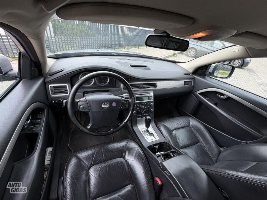 Volvo XC70 2009 Viļņa, ar dzinēja tilpumu 2.40 L un nobraukumu 395 tūkst. km par 3800 €, foto 13 vietnē AUTOMOTO.COM.LV