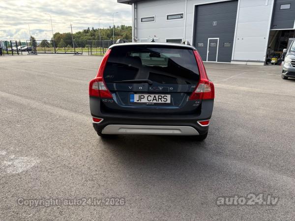 Volvo XC70 2009 in Tallinn on AUTOMOTO.COM.LV Volvo XC70 2009 in Tallinn, with an engine capacity of 2.40 L and mileage of 149 thousand km for 7000 €, photo 6 on AUTOMOTO.COM.LV