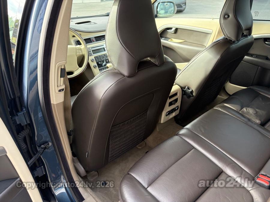 Volvo XC70 2009 in Tallinn, with an engine capacity of 2.40 L and mileage of 149 thousand km for 7000 €, photo 11 on AUTOMOTO.COM.LV