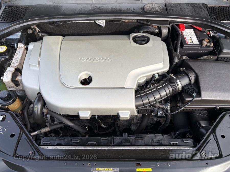 Volvo XC70 2009 in Tallinn, with an engine capacity of 2.40 L and mileage of 149 thousand km for 7000 €, photo 18 on AUTOMOTO.COM.LV