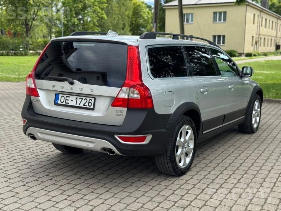 Volvo XC70 2011 Jelgava, ar dzinēja tilpumu 2.40 L un nobraukumu 276 tūkst. km par 8400 €, foto 8 vietnē AUTOMOTO.COM.LV