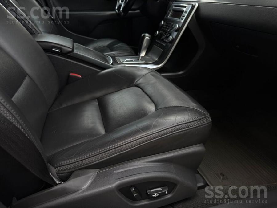 Volvo XC70 2011 Jelgava, ar dzinēja tilpumu 2.40 L un nobraukumu 276 tūkst. km par 8400 €, foto 22 vietnē AUTOMOTO.COM.LV
