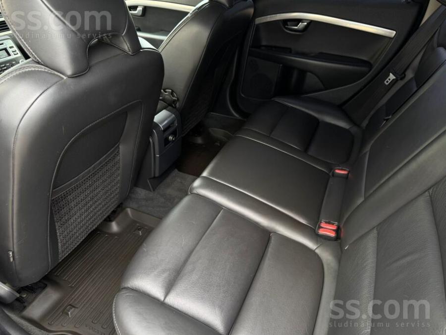 Volvo XC70 2011 Jelgava, ar dzinēja tilpumu 2.40 L un nobraukumu 276 tūkst. km par 8400 €, foto 26 vietnē AUTOMOTO.COM.LV